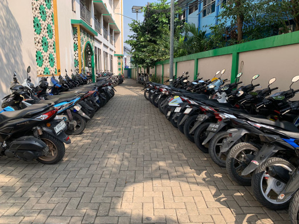 Parkiran Motor